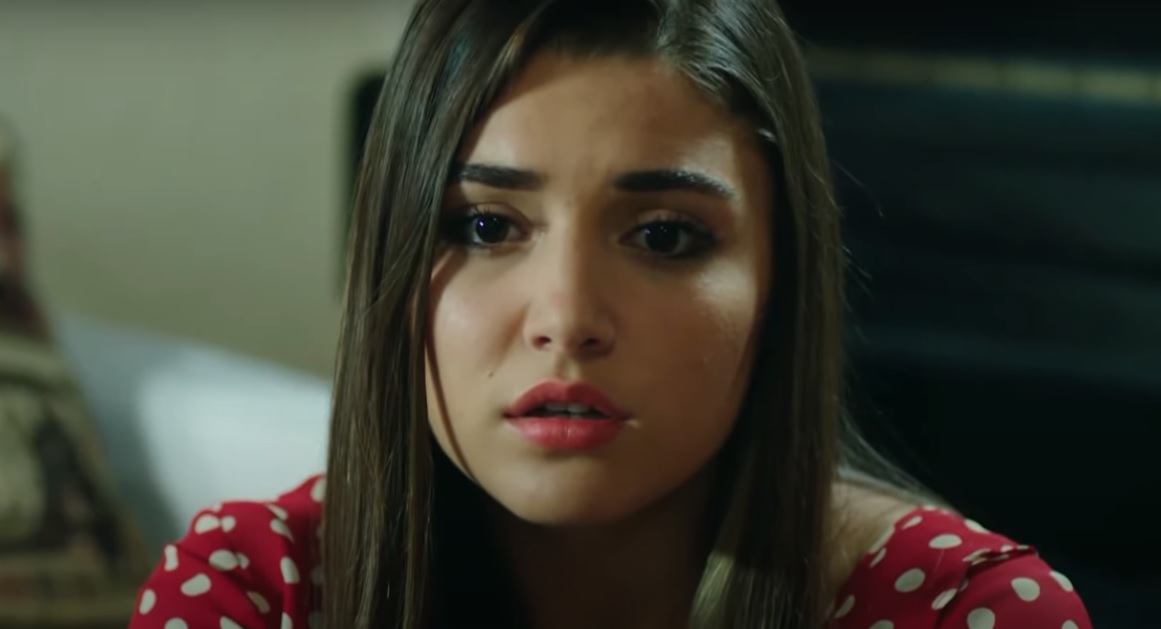 Hande Erçel – wzrost. Odkryj tajemnicę wysokości słynnej aktorki! | Plotkuś